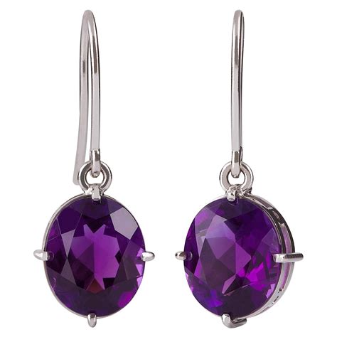 18 Carat Yellow Gold Cabochon Cut Oval Amethyst Dangle Drop Earrings