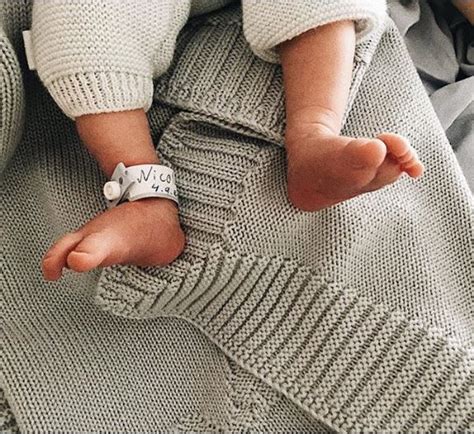 ანუკი არეშიძე ნიკოლა კალაძის პირველ ფოტოს აქვეყნებს კვირის პალიტრა