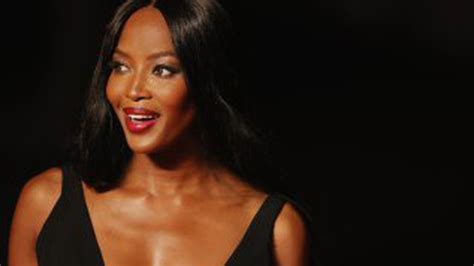 Naomi Campbell Revela El Oscuro Secreto De Gianni Versace Y Las