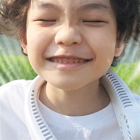 포이포이 울트라 넥밴드 선풍기 쿨링팬 고속충전 강력바람 저소음 고성능배터리 Led 표시램프 수축실리콘 64개 에어홀 힐링크 코리아healink Korea