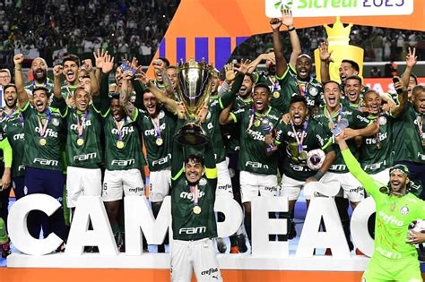 É campeão Palmeiras dá chocolate no Água Santa e conquista o Paulistão