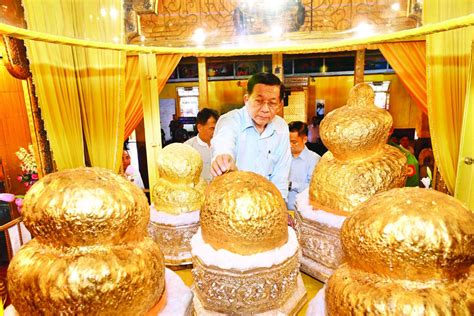 နိုင်ငံတော်စီမံအုပ်ချုပ်ရေးကောင်စီဥက္ကဋ္ဌ နိုင်ငံတော်ဝန်ကြီးချုပ် ဗိုလ်ချုပ်မှူးကြီး မင်းအောင်လ