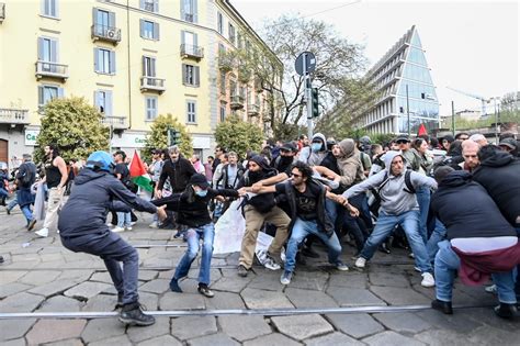 Corteo Pro Palestina A Milano Scritta Spara A Giorgia Su Vetrina