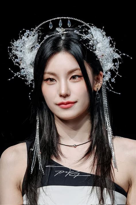 Trending Girls Worldwide Face Card Never Declines 😱😱😱 Hwang Ye Ji Korean 황예지 Born May 26