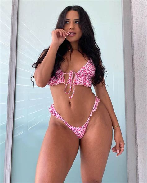 Katya Elise Henryさんのインスタグラム写真 Katya Elise Henryinstagram「say You Love It」7月20日 9時56分