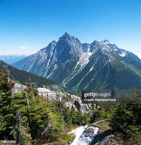 Rogers Pass Canada Photos And Premium High Res Pictures Getty Images