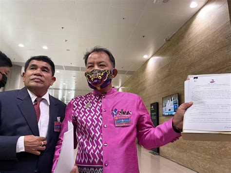ศรีสุวรรณ จับมือ ยศวริช ยื่นสภาฯ สอบโครงการซื้อวิทยุ มท ส่อทุจริต