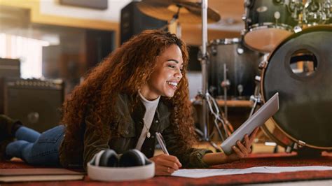 How To Write The Best Podcast Scripts