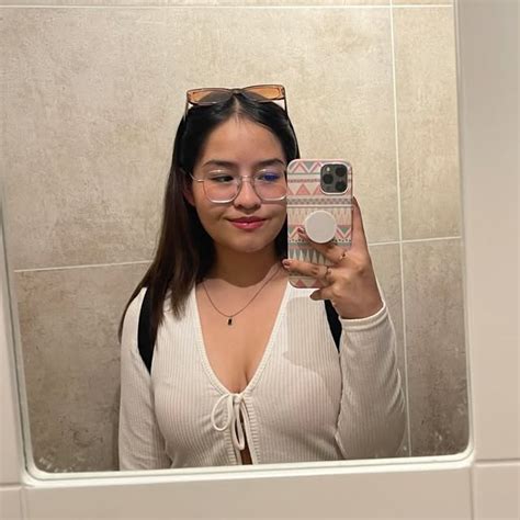 Sɪʟᴠɪᴀ Sᴏʟɪᴢ Whos Sil Threads Say More