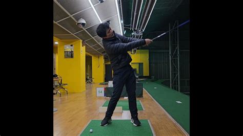 고정관념을 깨면 골프가 달라집니다 드라이버 어드레스 시 클럽 헤드를 볼에서 떨어뜨려 보세요 골프레슨 골프스윙 골프 골린이 Youtube