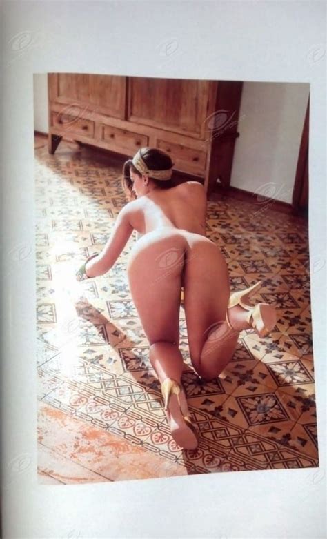 Revista Playboy M S De Fevereiro De Nuelle Alves A Dona Candinha Do Domingo Show Porno