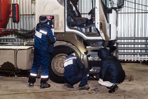 Common Causes Of Truck Jackknifing Joel Bieber Law Firm