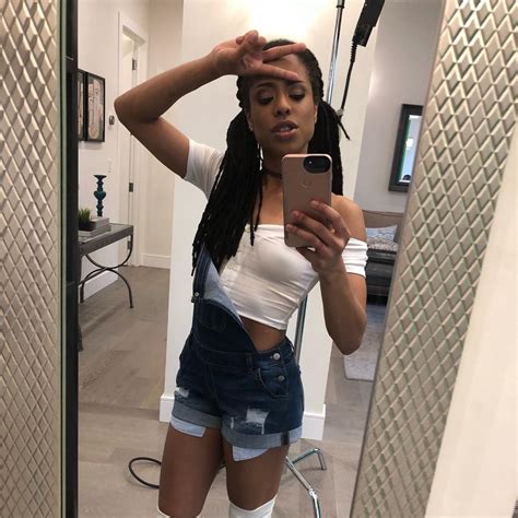 Kira Noir She Likes Fashion