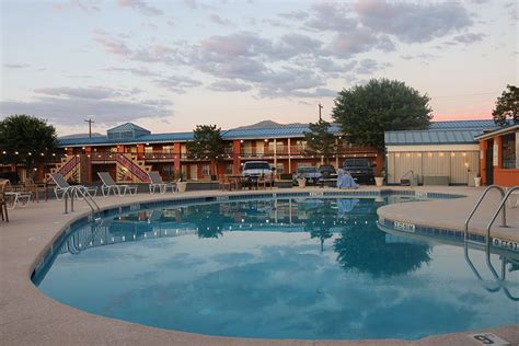 The Classic Desert Aire Hotel I Hotel In Alamogordo New Mexico