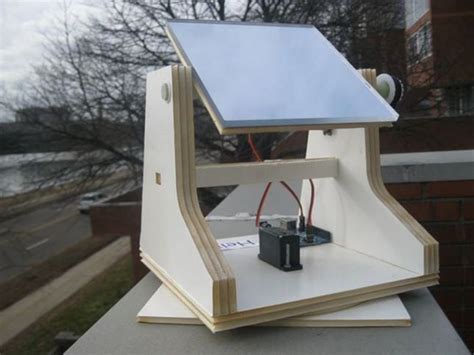 Using The Arduino Uno To Track The Sun For Optimum Solar Energy