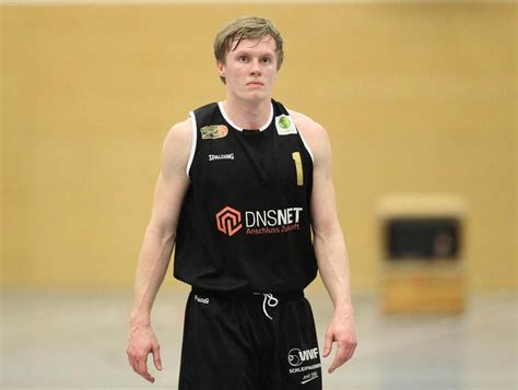 Liam Carpenter Steckbrief Bilder Und News Gmx Ch