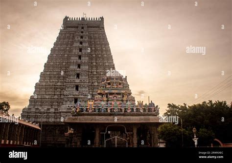View Of The Main Entrance Tower Of Arulmigu Arunachaleswarar Temple