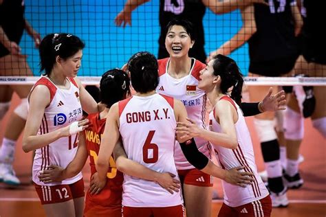中国女排2 3不敌加拿大球迷说这套白色球衣不吉利