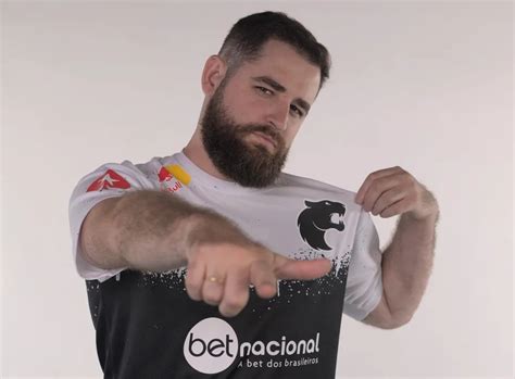 Lendária skin de FalleN no CS GO ganha nova versão no CS2 Pichau Arena