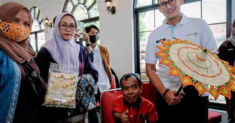 Siaran Pers Menparekraf Kota Semarang Tetapkan Fesyen Jadi Subsektor