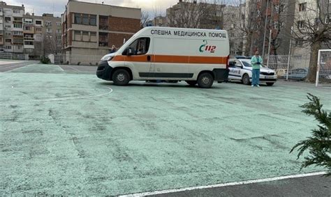 Дете почина в училище в Казанлък аутопсия изяснява причината за смъртта му