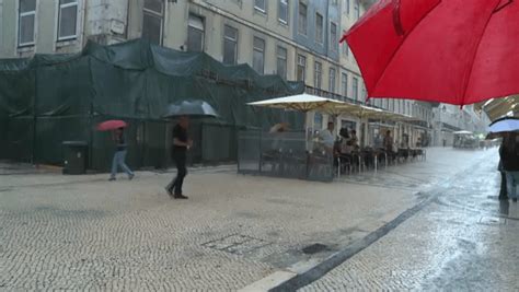 Chuva Forte Granizo E Trovoada Deixa Distritos De Portugal Continental