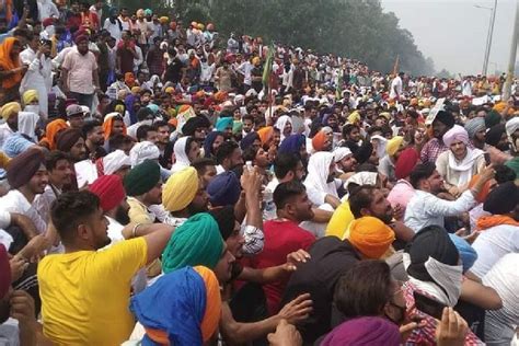 Protesting Farmers Set To March Into Delhi For Kisan Mahapanchayat