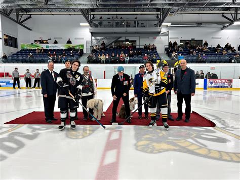 Les Cobras De Terrebonne Impitoyables Pour Le Match Du Souvenir Tvrm
