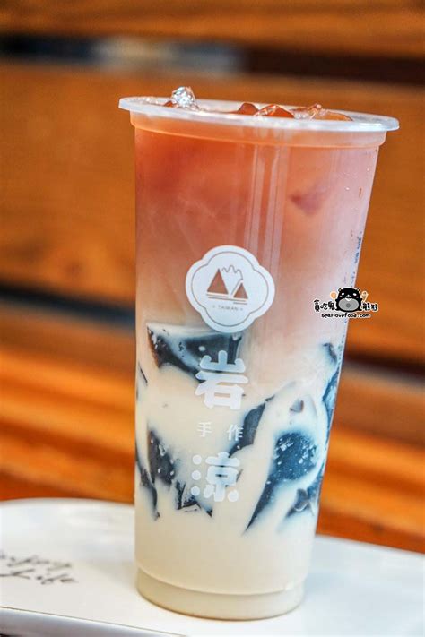 高雄楠梓區飲料店 岩涼手作楠梓德賢店附菜單很搞工的一間用心飲料店珍珠還有仙草凍都自己做 貪吃鬼熊熊－美食攝影旅遊