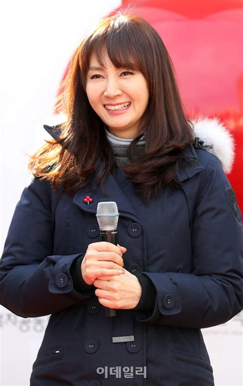 포토 밝게 웃는 채시라