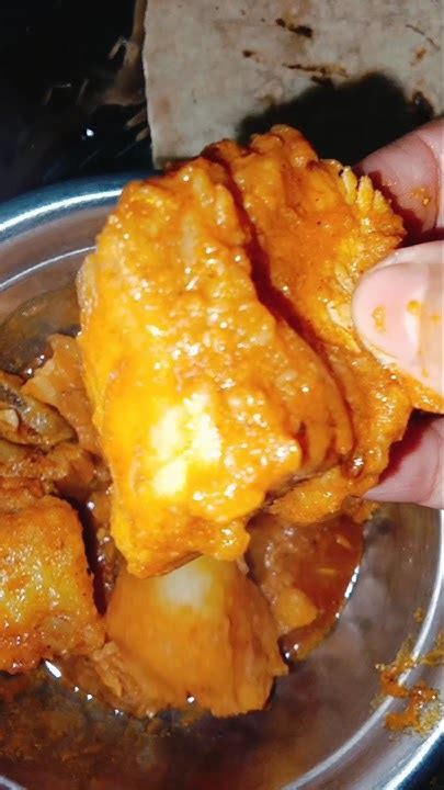 আজকে বাপি সন্ধ্যেবেলায় মাংস নিয়ে এসেছিল।রাতে রুটি আর কষা মাংস খেলাম।