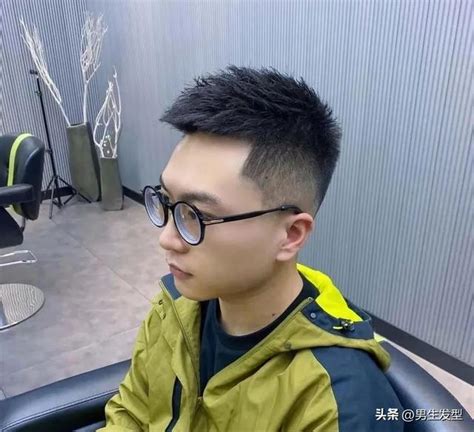 男生剪“前刺发型”太帅气了，试试这3款，尽显潮男范儿
