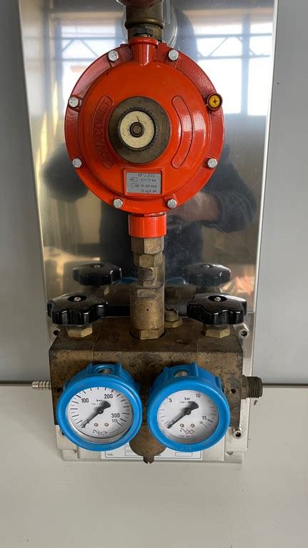 Double Stage Nitrogen Distribution And Decompression Unit Second Hand