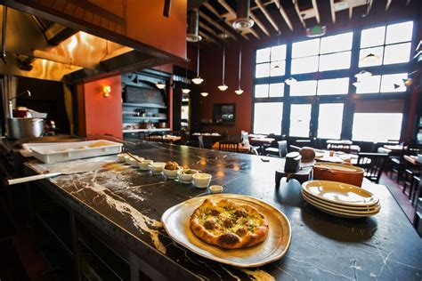 One Of Naples Best Pizza Chefs Returns To La For A Pop Up At Mozza Eater La