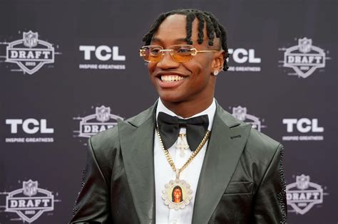 Ravens Qb Lamar Jackson Gives Wr Zay Flowers New