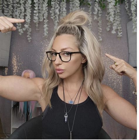 messy bob with side fringe에 있는 michelle langan님의 핀