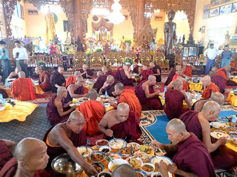 မြောင်းမြမြို့ မြစိမ်းရောင်တောင်တော်၌ မြတိဂုံစေတီတော်မြတ်ကြီး၏ အာရုံခံတန်ဆောင်း ရေစက်ချခြင်းနှင့