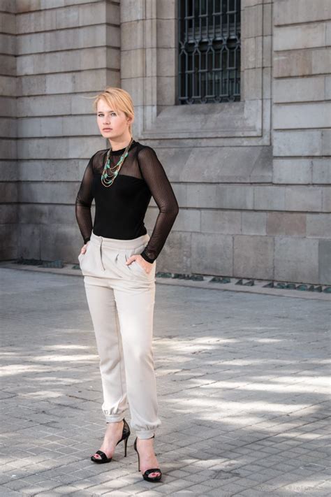 Outfit Of The Week How To Style Paperbag Pants Be Sparkling