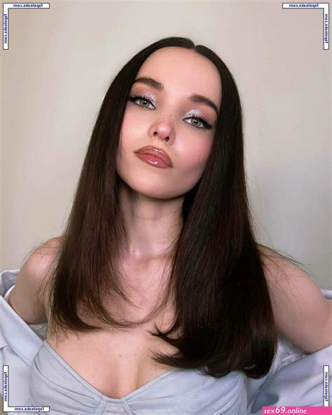 Dove Cameron Topless Sexy Photos