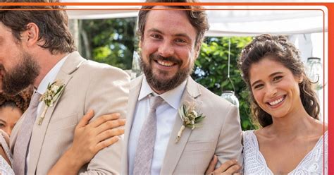 Candoca surge de vestido romântico para casamento José Zé Paulino
