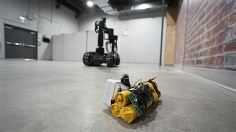 Un Nouveau Centre De Formation Du Spvm Pour Plonger Les Policiers En Situation Réelle Radio Canada