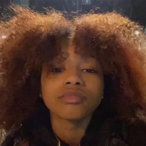 Chat With Neveah Text Or Voice Enjoy Ai Chat Free And Safe