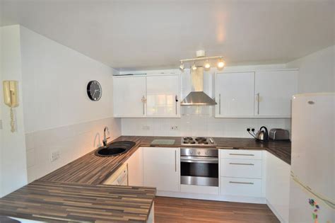Surrey Road London Ig11 2 Bed Flat £1 500 Pcm £346 Pw