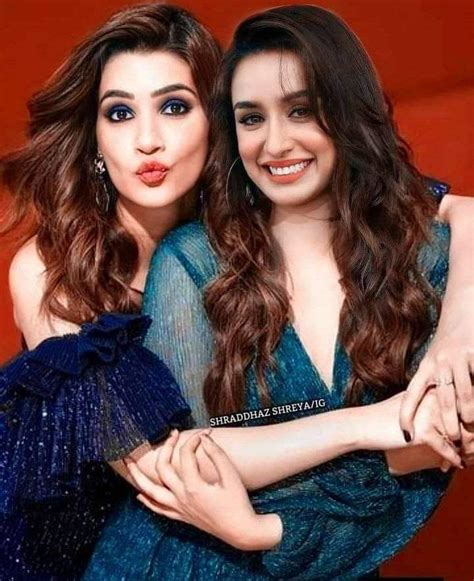 Kriti Sanon 🔴 Shraddha Kapoor Scrolller