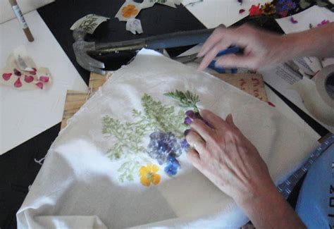 Flower Pounding Technique Tutorial Quilted Floral Table Runner