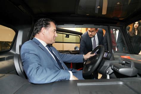 Τροχαίο για τον Άδωνι Γεωργιάδη και τη σύζυγό του στο κέντρο της Αθήνας Video