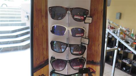Sunglass Display Tower Wapprox 60 Pairs Sunglasses