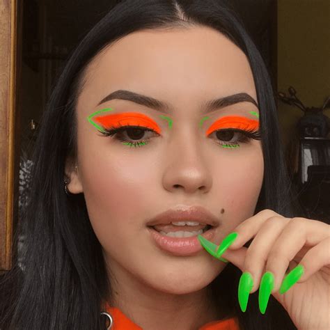 Glow In The Dark Eye Makeup