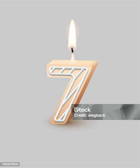 생일 번호 7 화재 벡터 일러스트 레이 션과 촛불 3d 베이지 색 번호 7 아이싱 생일 또는 기념일 케이크 및 행복 파티 초대장 및 인사말 카드 디자인 템플릿에 대한 촛불