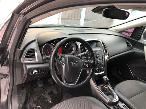 Продам Опель Астра (Opel Astra J) 2010 г.в. 1.4 турбо бензин (140